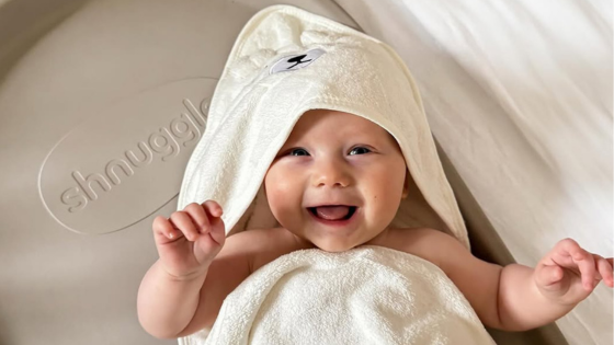 How to change a wriggly baby – Shnuggle USA